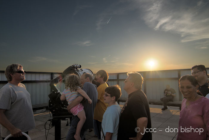Huge Crowds Come to See the Venus Transit | JCCC Astronomy
